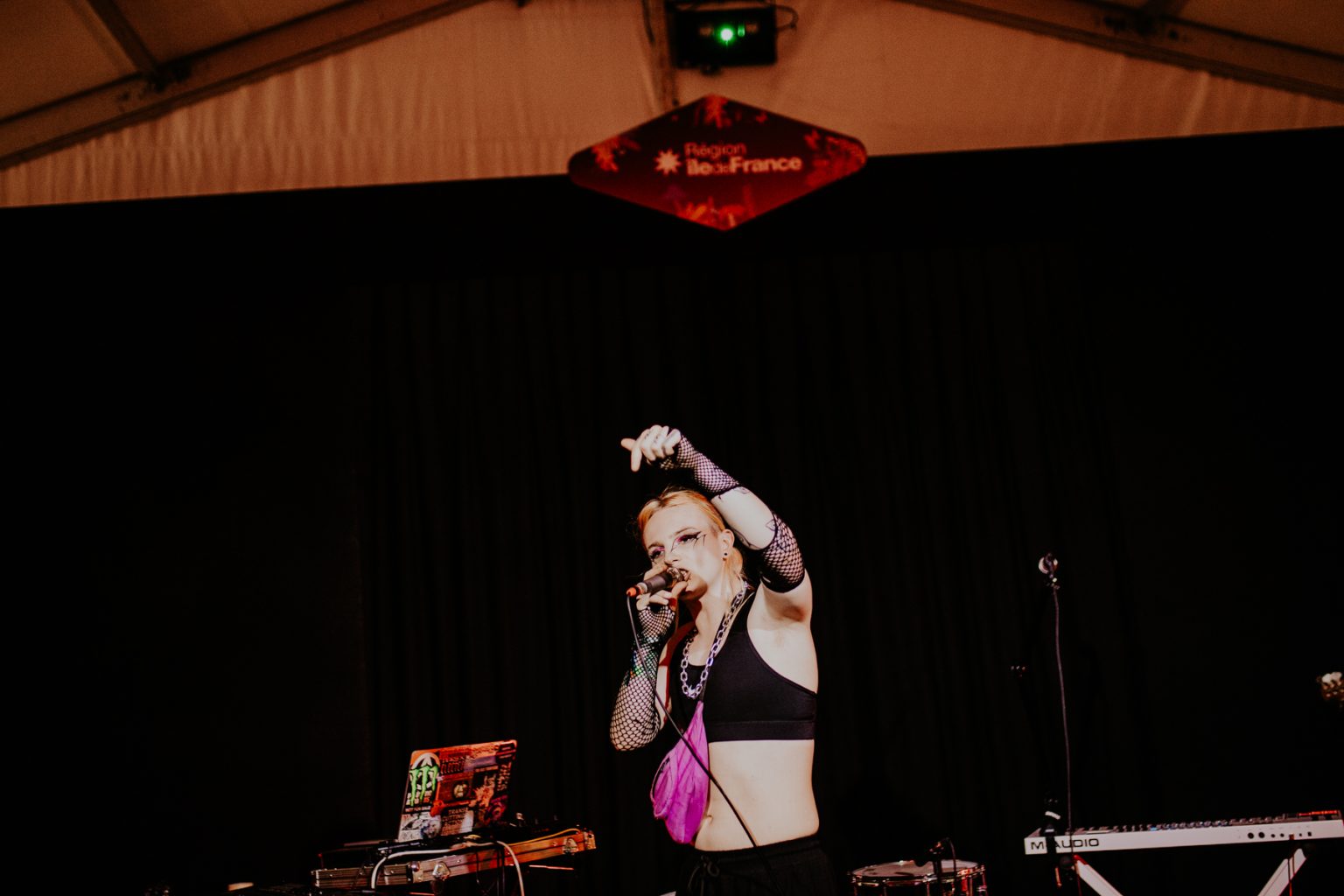 Thea : « Ma musique s’adresse à ceux qui ne sont pas des cool kids et ...